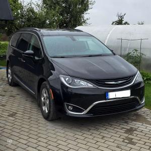 Melns Chrysler Pacifica 2017 Šauļi, ar dzinēja tilpumu 3.60 L un nobraukumu 112 tūkst. km par 18200 €, foto 4 vietnē AUTOMOTO.COM.LV