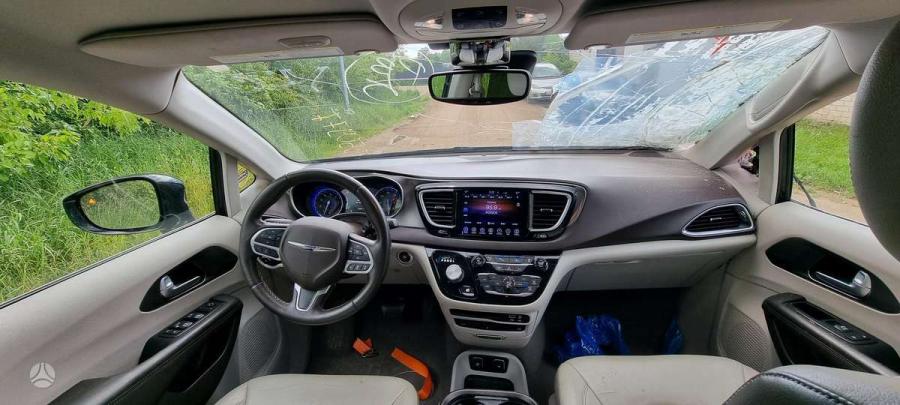 Melns Chrysler Pacifica 2017 Viļņa, ar dzinēja tilpumu 3.61 L un nobraukumu 84 tūkst. km par 10500 €, foto 16 vietnē AUTOMOTO.COM.LV