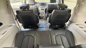 Black Chrysler Pacifica 2017 in Klaipeda, with an engine capacity of 3.60 L and mileage of 228 thousand km for 12500 €, photo 17 on AUTOMOTO.COM.LV
