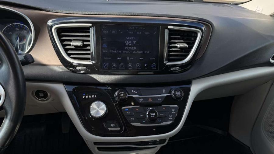 Black Chrysler Pacifica 2017 in Klaipeda, with an engine capacity of 3.60 L and mileage of 228 thousand km for 12500 €, photo 24 on AUTOMOTO.COM.LV