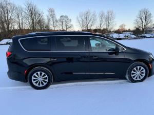 Melns Chrysler Pacifica 2018 Šauļi, ar dzinēja tilpumu 3.61 L un nobraukumu 174 tūkst. km par 13000 €, foto 7 vietnē AUTOMOTO.COM.LV