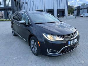 Melns Chrysler Pacifica 2018 Viļņa, ar dzinēja tilpumu 3.61 L un nobraukumu 192 tūkst. km par 19200 €, foto 3 vietnē AUTOMOTO.COM.LV