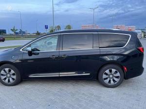Melns Chrysler Pacifica 2018 Viļņa, ar dzinēja tilpumu 3.61 L un nobraukumu 192 tūkst. km par 19200 €, foto 7 vietnē AUTOMOTO.COM.LV