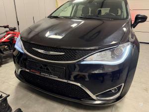 Melns Chrysler Pacifica 2018 Šauļi, ar dzinēja tilpumu 3.61 L un nobraukumu 221 tūkst. km par 13250 €, foto 4 vietnē AUTOMOTO.COM.LV