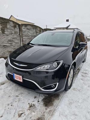 Melns Chrysler Pacifica 2018 Kauņa, ar dzinēja tilpumu 3.60 L un nobraukumu 164 tūkst. km par 13800 €, foto  vietnē AUTOMOTO.COM.LV