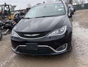 Melns Chrysler Pacifica 2018 Klaipėda, ar dzinēja tilpumu 3.60 L un nobraukumu 180 tūkst. km par 8500 €, foto 2 vietnē AUTOMOTO.COM.LV