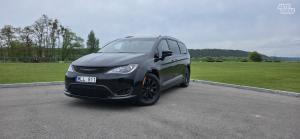 Melns Chrysler Pacifica 2018 Kauņa, ar dzinēja tilpumu 3.60 L un nobraukumu 110 tūkst. km par 15500 €, foto  vietnē AUTOMOTO.COM.LV