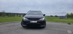 Melns Chrysler Pacifica 2018 Kauņa, ar dzinēja tilpumu 3.60 L un nobraukumu 110 tūkst. km par 15500 €, foto 3 vietnē AUTOMOTO.COM.LV