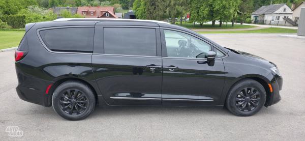 Melns Chrysler Pacifica 2018 Kauņa, ar dzinēja tilpumu 3.60 L un nobraukumu 110 tūkst. km par 15500 €, foto 8 vietnē AUTOMOTO.COM.LV