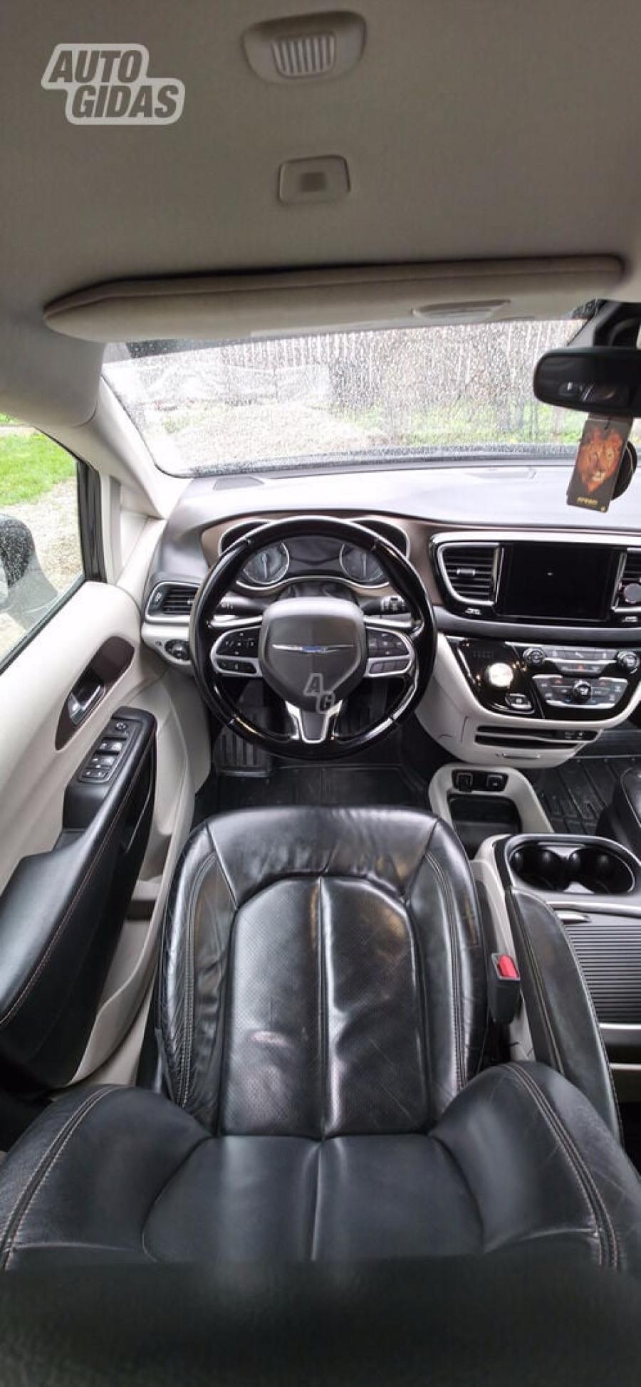 Melns Chrysler Pacifica 2018 Kauņa, ar dzinēja tilpumu 3.60 L un nobraukumu 110 tūkst. km par 15500 €, foto 12 vietnē AUTOMOTO.COM.LV