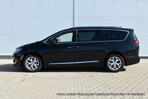 Black Chrysler Pacifica 2018 in Kretinga, with an engine capacity of 3.61 L and mileage of 131 thousand km for 15499 €, photo 13 on AUTOMOTO.COM.LV