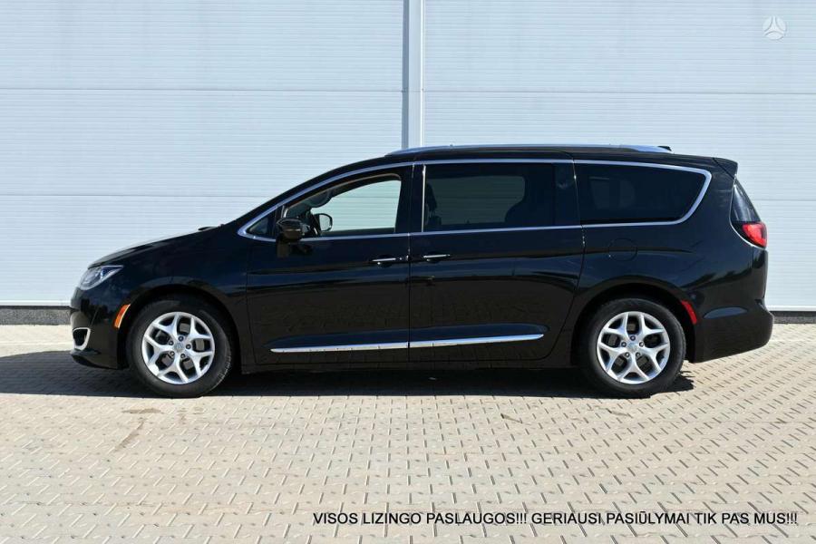 Black Chrysler Pacifica 2018 in Kretinga, with an engine capacity of 3.61 L and mileage of 131 thousand km for 15499 €, photo 13 on AUTOMOTO.COM.LV