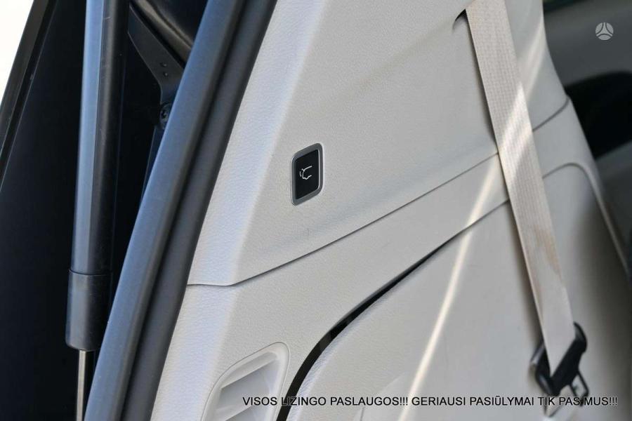 Black Chrysler Pacifica 2018 in Kretinga, with an engine capacity of 3.61 L and mileage of 131 thousand km for 15499 €, photo 18 on AUTOMOTO.COM.LV