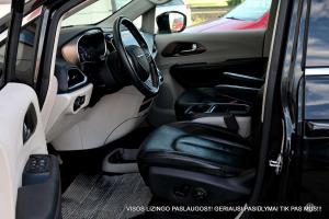 Black Chrysler Pacifica 2018 in Kretinga, with an engine capacity of 3.61 L and mileage of 131 thousand km for 15499 €, photo 19 on AUTOMOTO.COM.LV