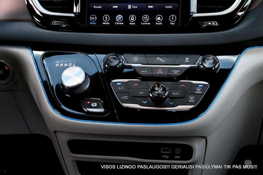 Black Chrysler Pacifica 2018 in Kretinga, with an engine capacity of 3.61 L and mileage of 131 thousand km for 15499 €, photo 32 on AUTOMOTO.COM.LV