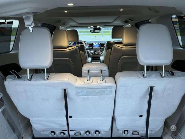 Melns Chrysler Pacifica 2018 Viļņa, ar dzinēja tilpumu 3.61 L un nobraukumu 197 tūkst. km par 16890 €, foto 7 vietnē AUTOMOTO.COM.LV