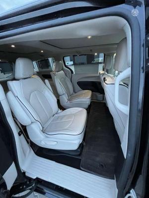 Черный Крайслер Пасифик 2018 в Вильнюс, объемом двигателя 3.61 л и пробегом 197 тыс. км за 16890 €, фото 15 на AUTOMOTO.COM.LV