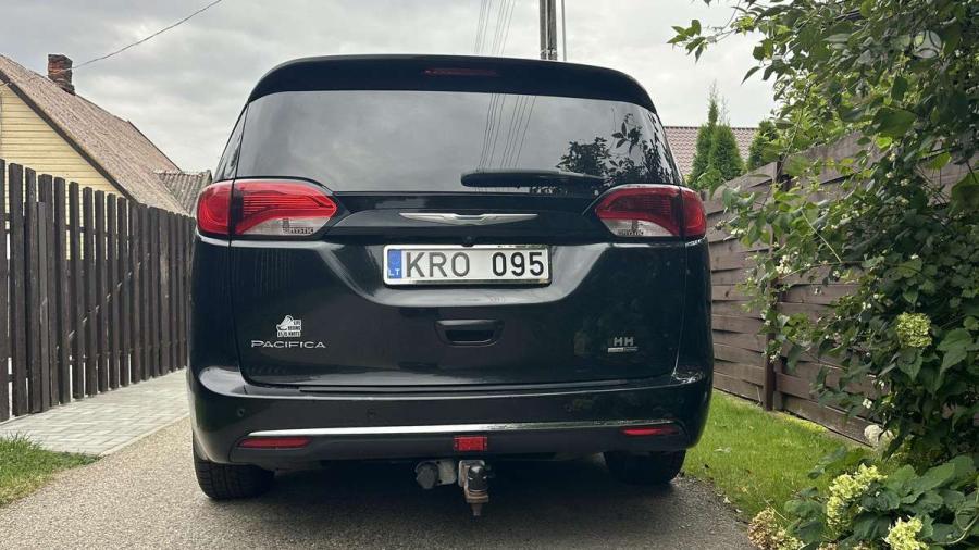 Melns Chrysler Pacifica 2018 Marijampole, ar dzinēja tilpumu 3.60 L un nobraukumu 125 tūkst. km par 13890 €, foto 8 vietnē AUTOMOTO.COM.LV