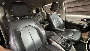 Melns Chrysler Pacifica 2018 Marijampole, ar dzinēja tilpumu 3.60 L un nobraukumu 125 tūkst. km par 13890 €, foto 17 vietnē AUTOMOTO.COM.LV