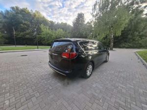 Black Chrysler Pacifica 2018 in Prienai, with an engine capacity of 3.61 L and mileage of 240 thousand km for 8800 €, photo 6 on AUTOMOTO.COM.LV