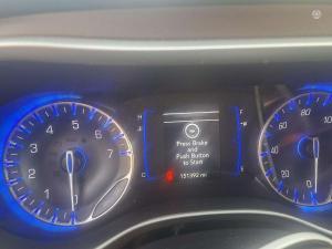Black Chrysler Pacifica 2018 in Prienai, with an engine capacity of 3.61 L and mileage of 240 thousand km for 8800 €, photo 16 on AUTOMOTO.COM.LV