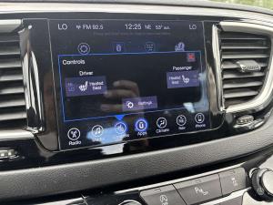 Black Chrysler Pacifica 2018 in Klaipeda, with an engine capacity of 3.60 L and mileage of 174 thousand km for 11700 €, photo 7 on AUTOMOTO.COM.LV