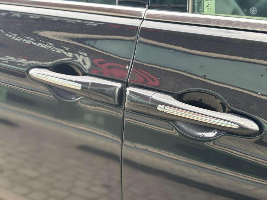 Black Chrysler Pacifica 2018 in Klaipeda, with an engine capacity of 3.60 L and mileage of 174 thousand km for 11700 €, photo 13 on AUTOMOTO.COM.LV