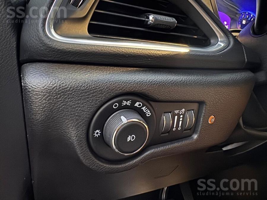 Melns Chrysler Pacifica 2018 Rīga, ar dzinēja tilpumu 3.60 L un nobraukumu 175 tūkst. km par 20000 €, foto 20 vietnē AUTOMOTO.COM.LV