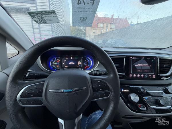 Melns Chrysler Pacifica 2018 Klaipėda, ar dzinēja tilpumu 3.60 L un nobraukumu 95 tūkst. km par 8750 €, foto 9 vietnē AUTOMOTO.COM.LV