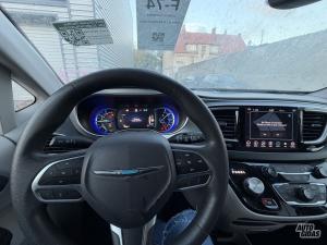 Black Chrysler Pacifica 2018 in Klaipeda, with an engine capacity of 3.60 L and mileage of 95 thousand km for 8750 €, photo 9 on AUTOMOTO.COM.LV