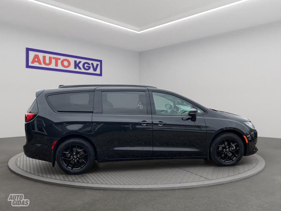 Melns Chrysler Pacifica 2019 Kauņa, ar dzinēja tilpumu 3.60 L un nobraukumu 110 tūkst. km par 17999 €, foto 7 vietnē AUTOMOTO.COM.LV