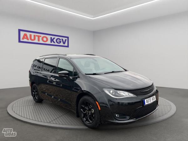 Black Chrysler Pacifica 2019 in Kaunas, with an engine capacity of 3.60 L and mileage of 110 thousand km for 17999 €, photo 7 on AUTOMOTO.COM.LV