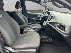 Melns Chrysler Pacifica 2019 Kauņa, ar dzinēja tilpumu 3.60 L un nobraukumu 110 tūkst. km par 17999 €, foto 9 vietnē AUTOMOTO.COM.LV