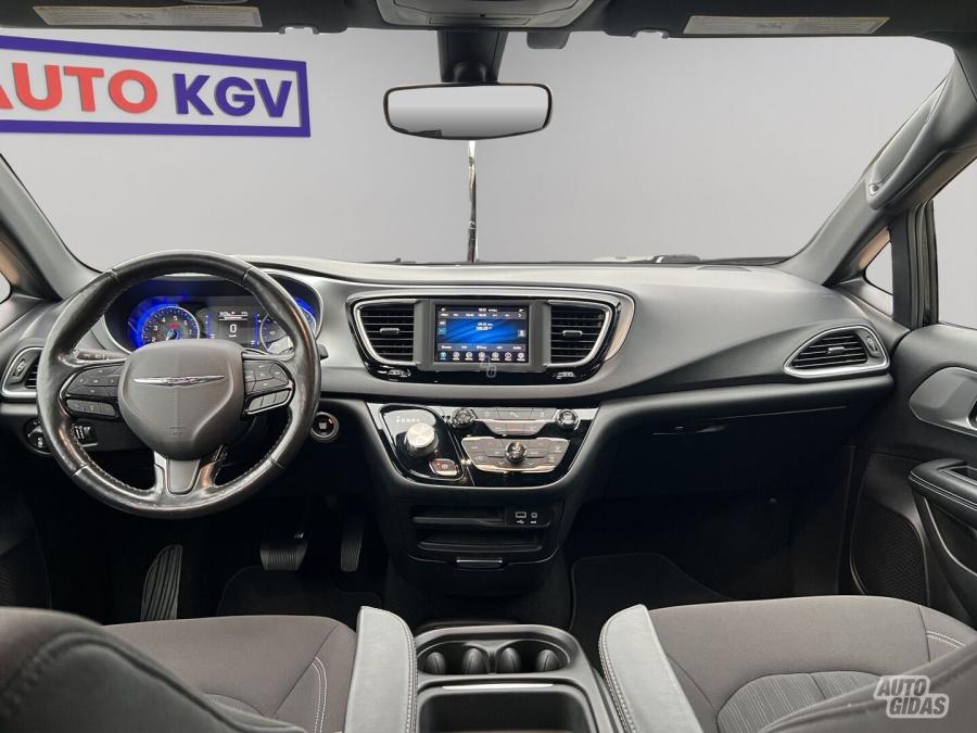 Melns Chrysler Pacifica 2019 Kauņa, ar dzinēja tilpumu 3.60 L un nobraukumu 110 tūkst. km par 17999 €, foto 14 vietnē AUTOMOTO.COM.LV