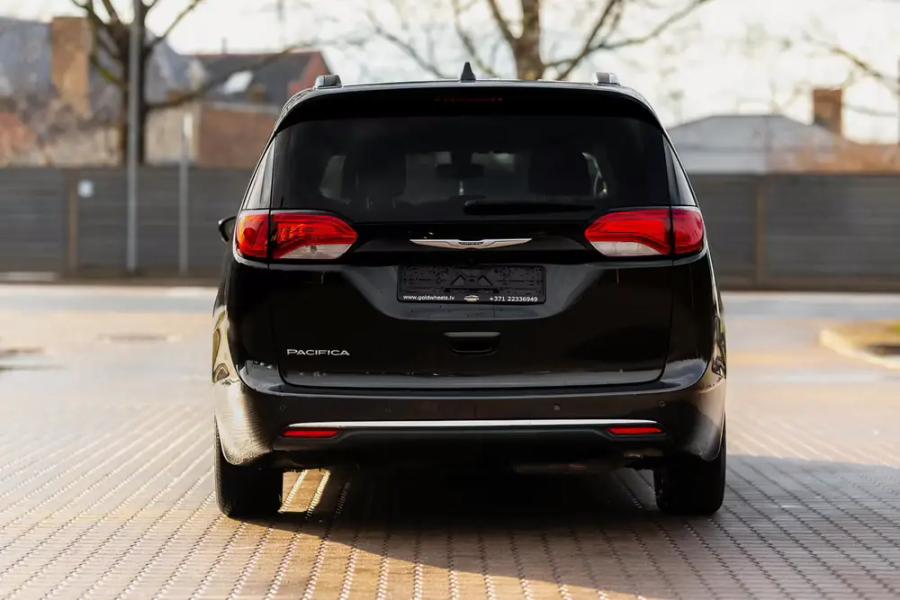 Melns Chrysler Pacifica 2019 Jelgava, ar dzinēja tilpumu 3.60 L un nobraukumu 216 tūkst. km par 17000 €, foto 7 vietnē AUTOMOTO.COM.LV