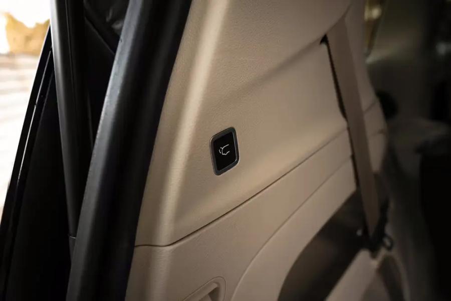 Melns Chrysler Pacifica 2019 Jelgava, ar dzinēja tilpumu 3.60 L un nobraukumu 216 tūkst. km par 17000 €, foto 23 vietnē AUTOMOTO.COM.LV