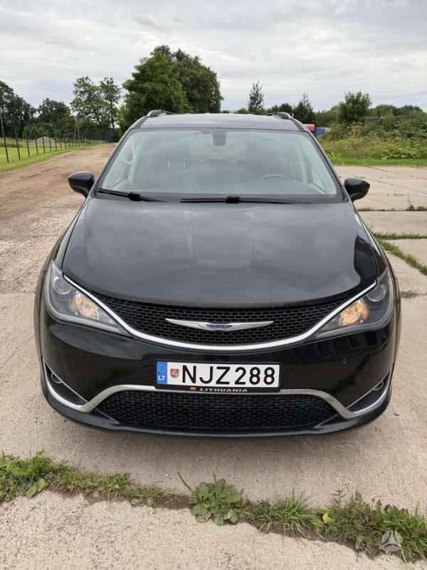 Melns Chrysler Pacifica 2019 Kauņa, ar dzinēja tilpumu 3.60 L un nobraukumu 228 tūkst. km par 12500 €, foto 1 vietnē AUTOMOTO.COM.LV