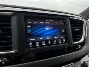 Black Chrysler Pacifica 2019 in Kaunas, with an engine capacity of 3.60 L and mileage of 110 thousand km for 17999 €, photo 19 on AUTOMOTO.COM.LV
