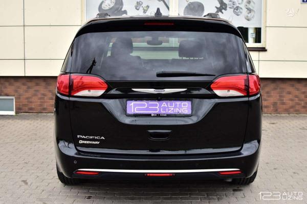 Black Chrysler Pacifica 2019 in Kretinga, with an engine capacity of 3.60 L and mileage of 195 thousand km for 15999 €, photo 9 on AUTOMOTO.COM.LV
