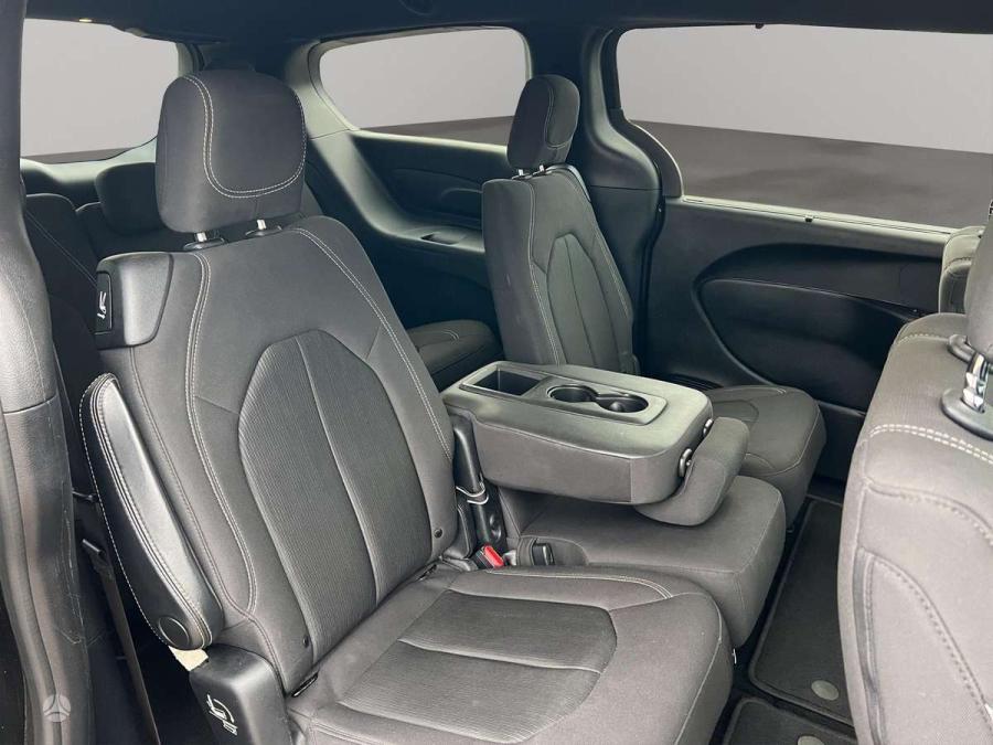 Melns Chrysler Pacifica 2019 Kauņa, ar dzinēja tilpumu 3.60 L un nobraukumu 110 tūkst. km par 17999 €, foto 10 vietnē AUTOMOTO.COM.LV