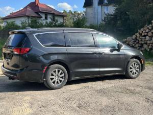 Melns Chrysler Pacifica 2019 Viļņa, ar dzinēja tilpumu 3.61 L un nobraukumu 379 tūkst. km par 8750 €, foto 4 vietnē AUTOMOTO.COM.LV