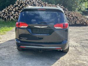 Melns Chrysler Pacifica 2019 Viļņa, ar dzinēja tilpumu 3.61 L un nobraukumu 379 tūkst. km par 8750 €, foto 5 vietnē AUTOMOTO.COM.LV