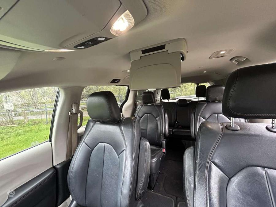 Melns Chrysler Pacifica 2019 Viļņa, ar dzinēja tilpumu 3.61 L un nobraukumu 379 tūkst. km par 8750 €, foto 10 vietnē AUTOMOTO.COM.LV