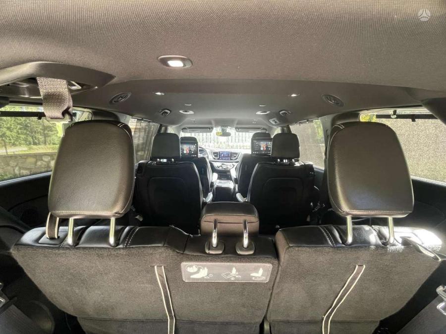 Melns Chrysler Pacifica 2019 Telšiai, ar dzinēja tilpumu 3.61 L un nobraukumu 201 tūkst. km par 16800 €, foto 21 vietnē AUTOMOTO.COM.LV