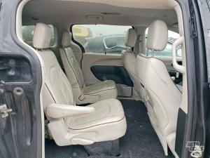 Black Chrysler Pacifica 2019 in Telschi, with an engine capacity of 3.60 L and mileage of 151 thousand km for 16800 €, photo 9 on AUTOMOTO.COM.LV