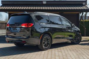 Melns Chrysler Pacifica 2020 Klaipėda, ar dzinēja tilpumu 3.61 L un nobraukumu 163 tūkst. km par 19500 €, foto 16 vietnē AUTOMOTO.COM.LV