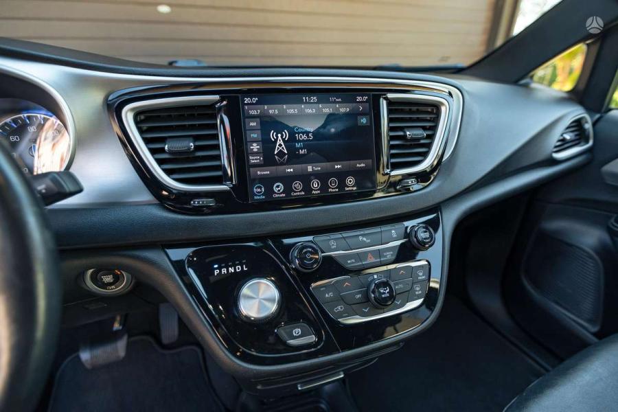Melns Chrysler Pacifica 2020 Klaipėda, ar dzinēja tilpumu 3.61 L un nobraukumu 163 tūkst. km par 19500 €, foto 27 vietnē AUTOMOTO.COM.LV