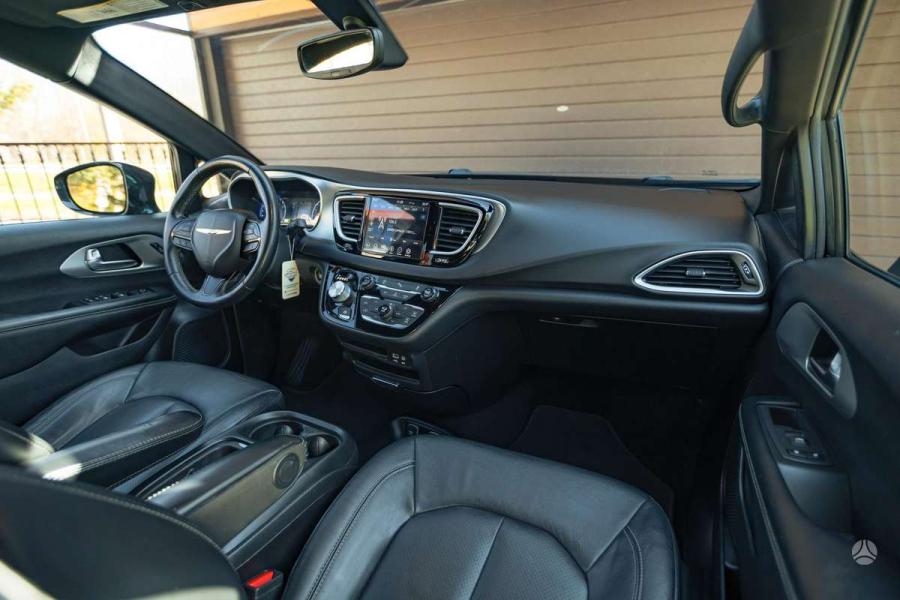 Melns Chrysler Pacifica 2020 Klaipėda, ar dzinēja tilpumu 3.61 L un nobraukumu 163 tūkst. km par 19500 €, foto 33 vietnē AUTOMOTO.COM.LV