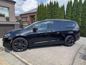 Melns Chrysler Pacifica 2020 Šauļi, ar dzinēja tilpumu 3.60 L un nobraukumu 230 tūkst. km par 15250 €, foto 6 vietnē AUTOMOTO.COM.LV