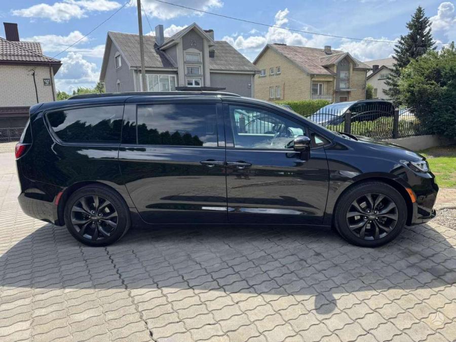 Melns Chrysler Pacifica 2020 Šauļi, ar dzinēja tilpumu 3.60 L un nobraukumu 230 tūkst. km par 15250 €, foto 11 vietnē AUTOMOTO.COM.LV